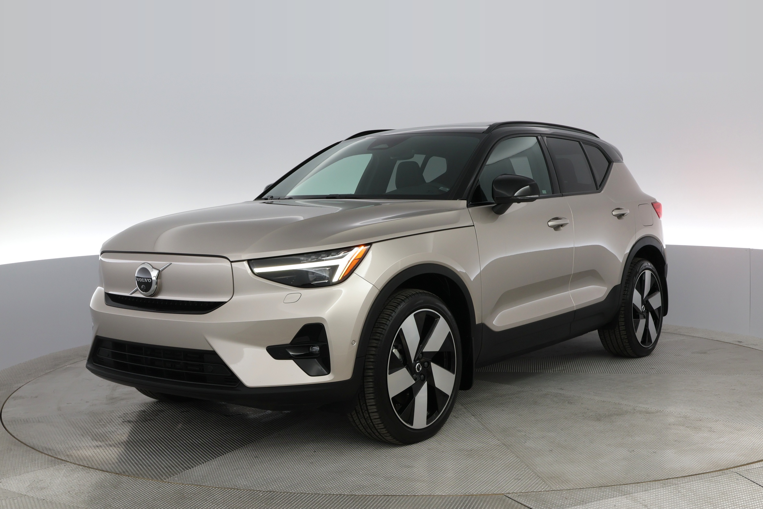 2023 Volvo XC40 Recharge Twin Ultimate | Ever